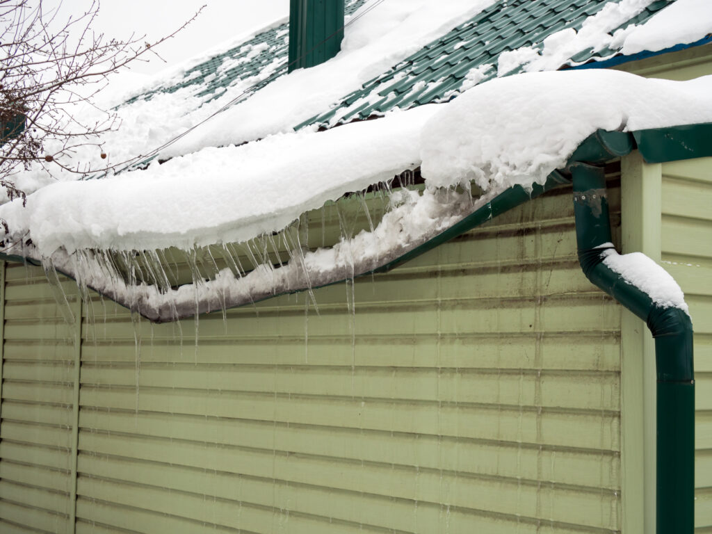 How to Prevent Gutter Damage from Snow